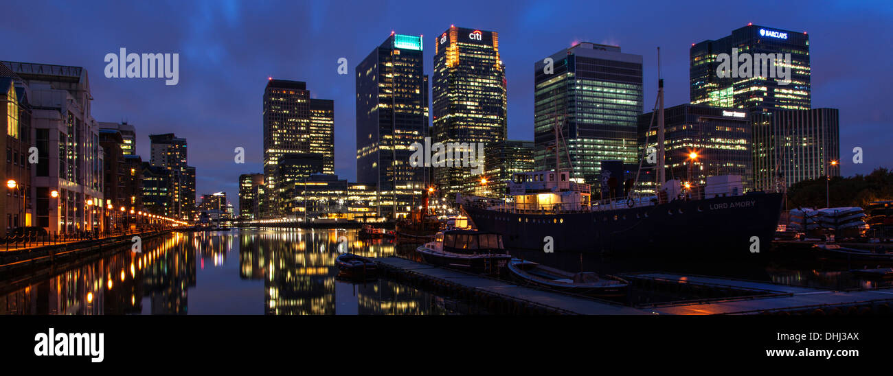 The Buildings of Canary Wharf at Night Stock Photo - Alamy