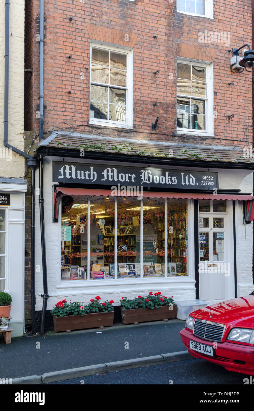 Bookshop front hi-res stock photography and images - Alamy