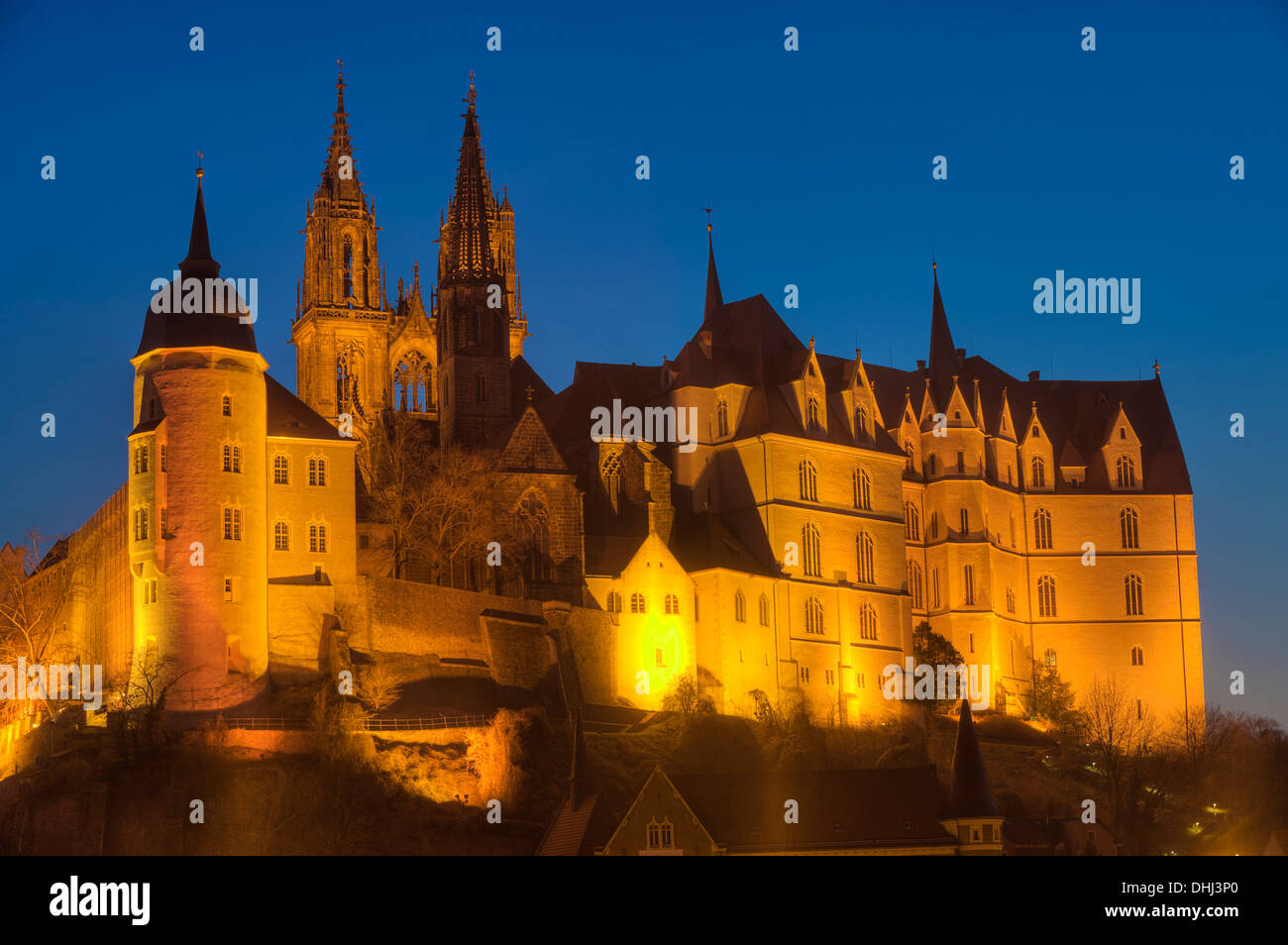Albrechtsburg castle cathedral night meissen hi-res stock photography ...