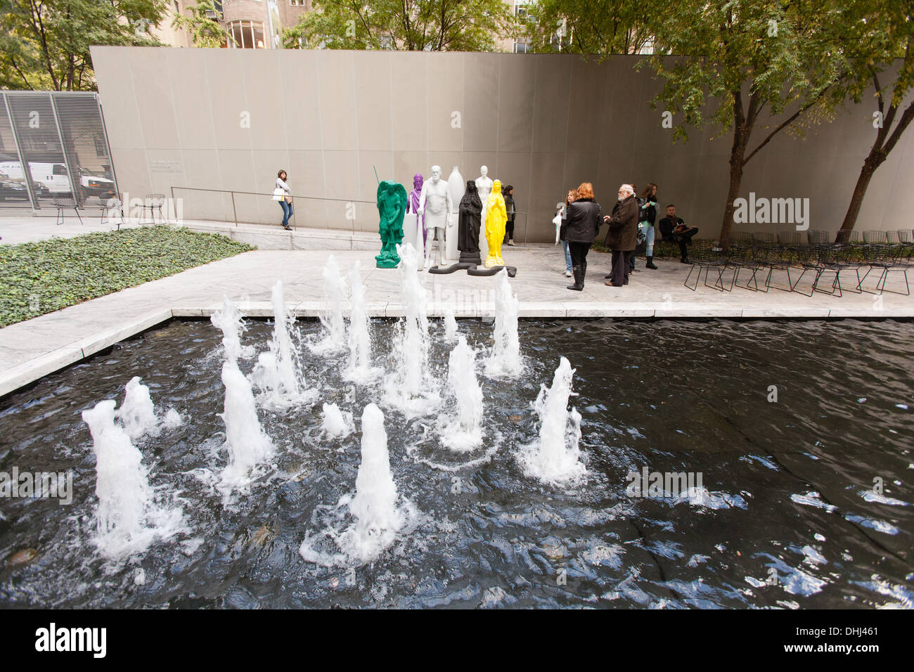 Sculpture garden, MoMa The Museum of Modern Art, Manhattan, New York ...
