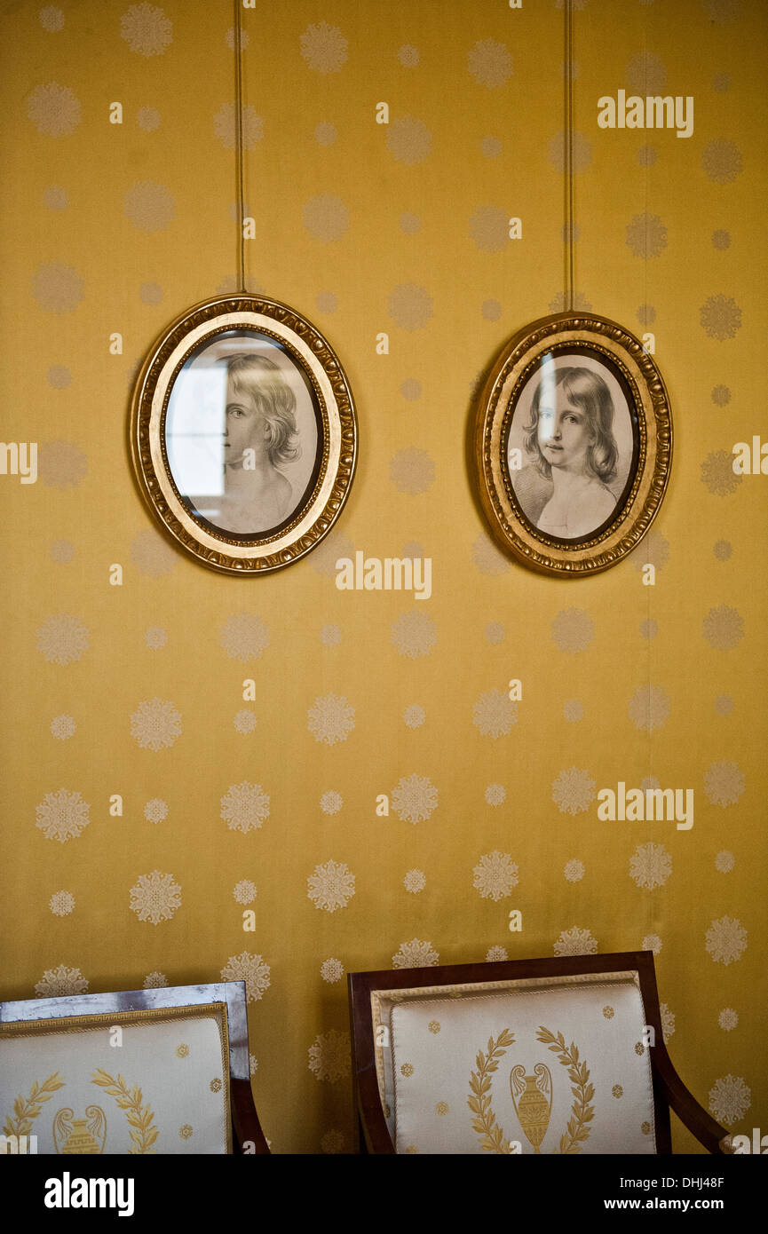 Two upper frames hi-res stock photography and images - Alamy