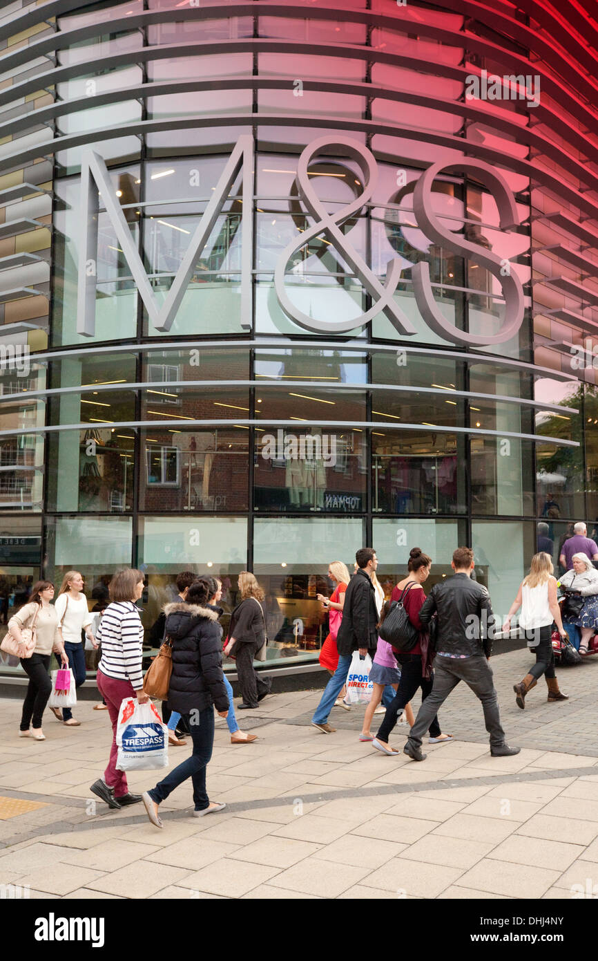 Marks and spencer exterior hi-res stock photography and images - Alamy