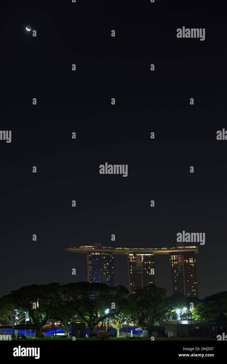 The Moon over The Marina Bay Sands, Singapore Stock Photo - Alamy