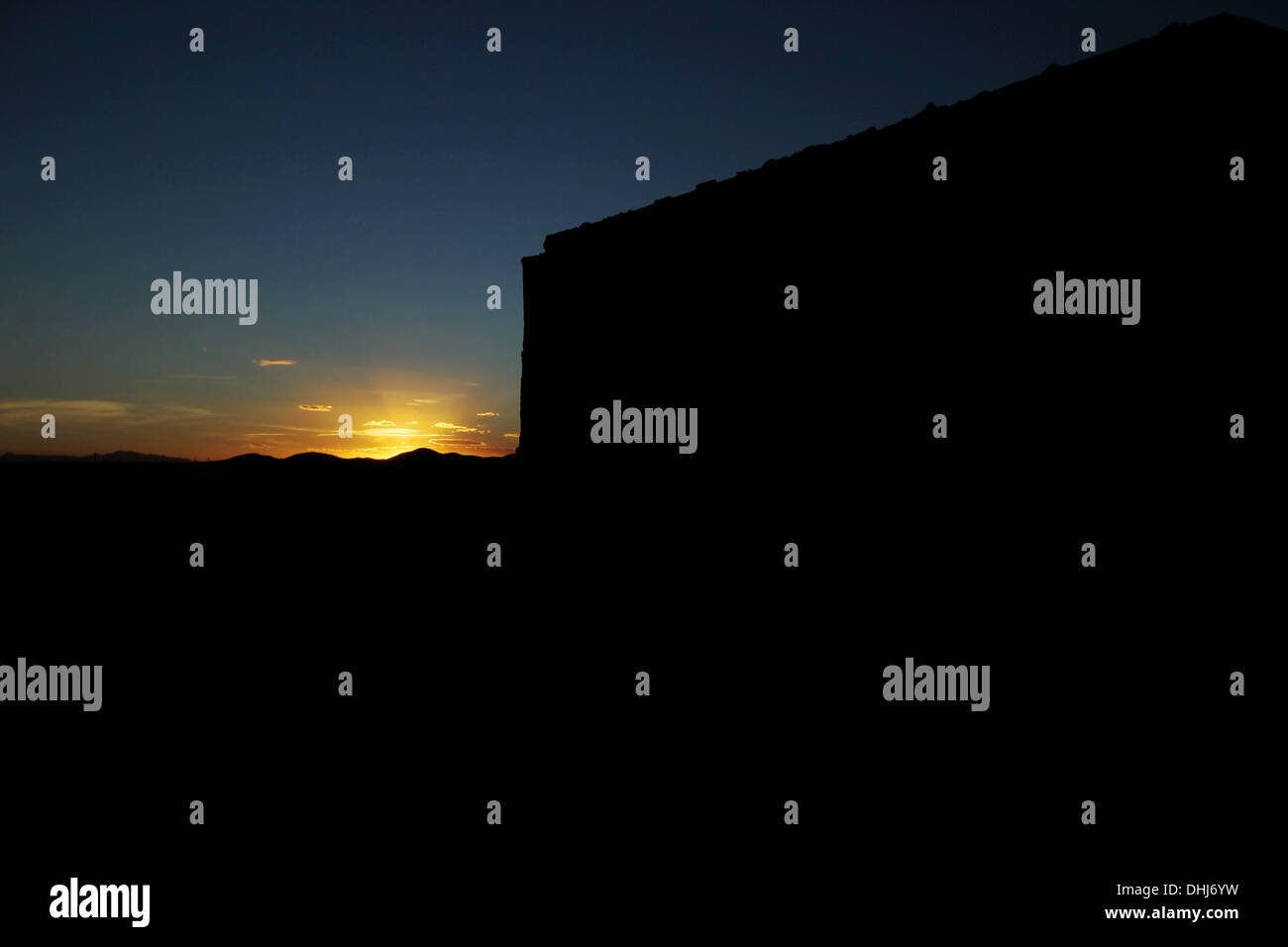 Desert shoot hi-res stock photography and images - Alamy