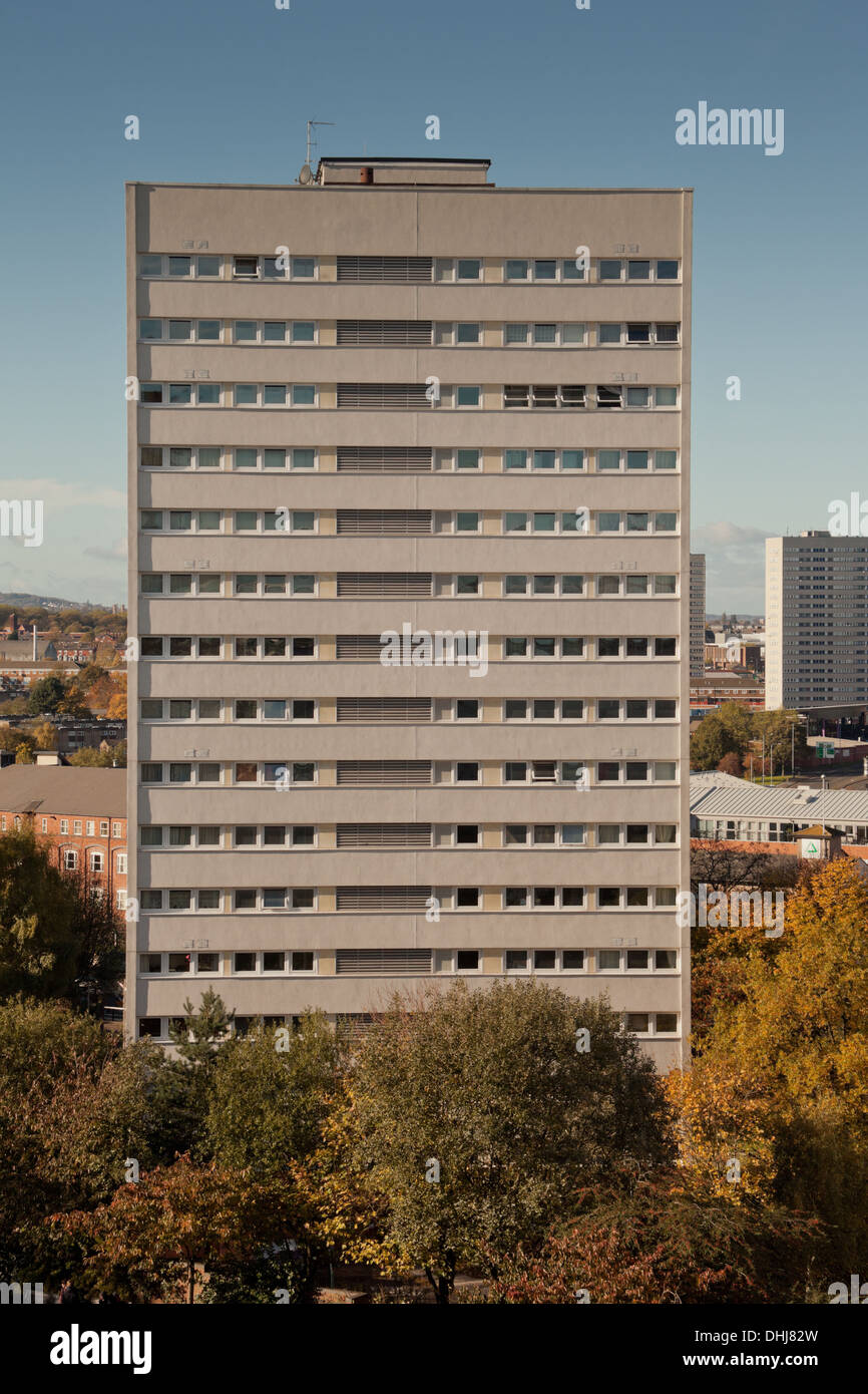 Tower block birmingham 1970s hi-res stock photography and images - Alamy
