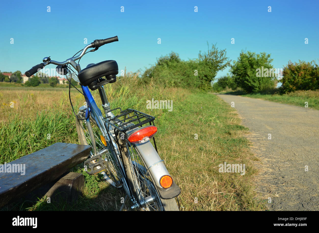 Bicycle in bench hi-res stock photography and images - Alamy