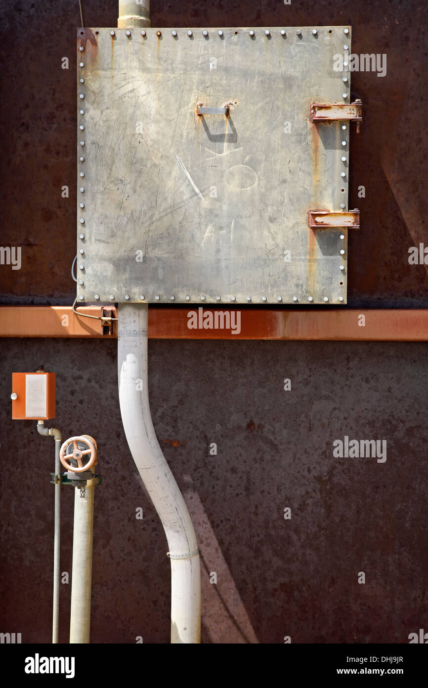 Utility box, ATLAS-1 electromagnetic pulse (EMP) simulator, Kirtland ...