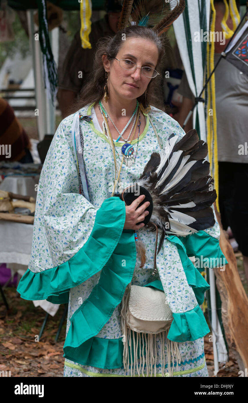 Native customs hi-res stock photography and images - Alamy