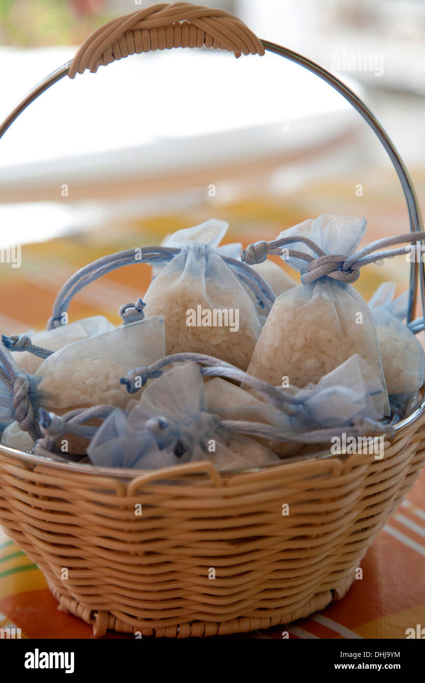 How to make wedding rice bags | Honestweddingadvice.com