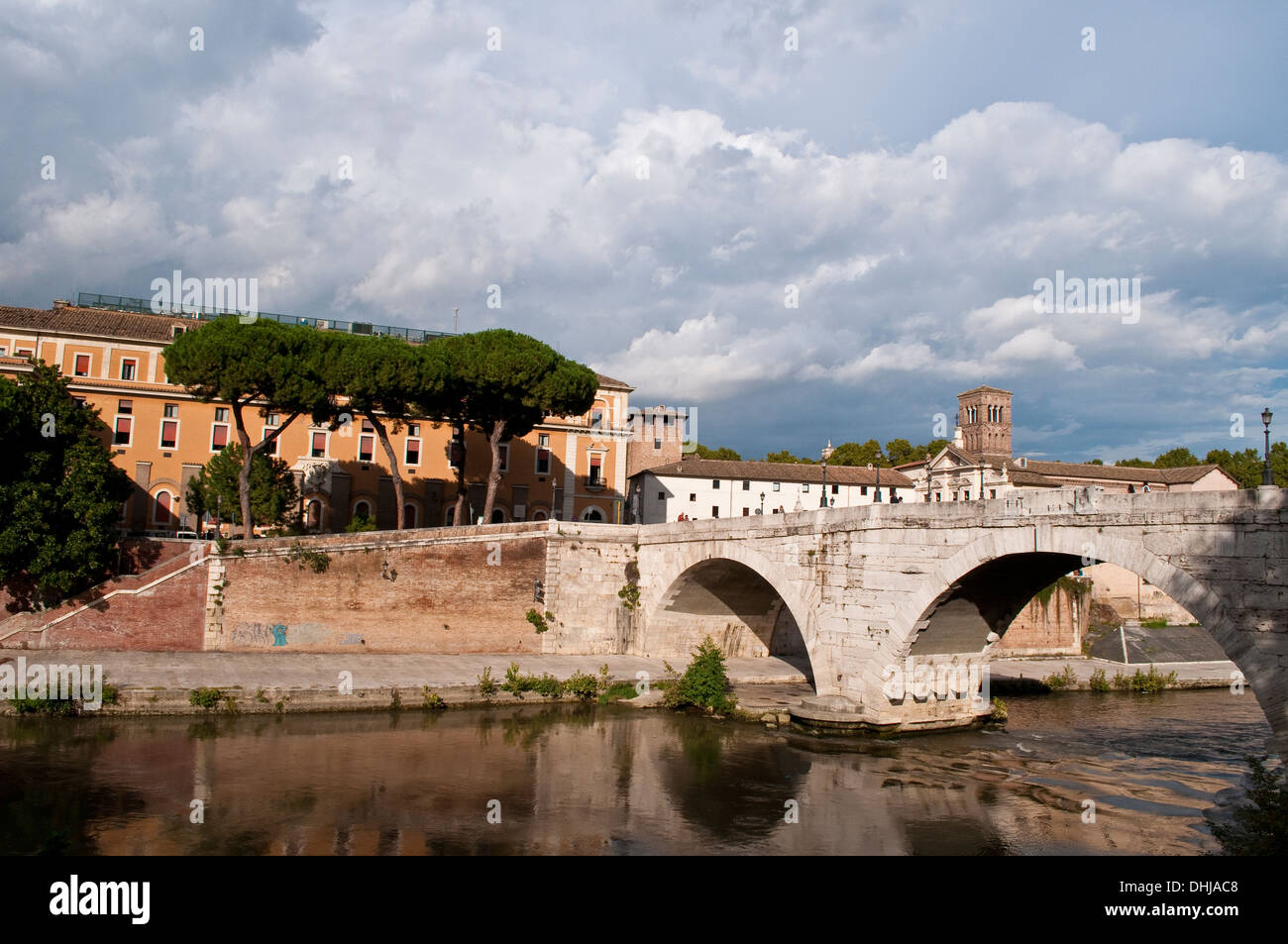 Ponte Cestio, connecting Tiber Island and Trastevere, Rome, Italy Stock ...