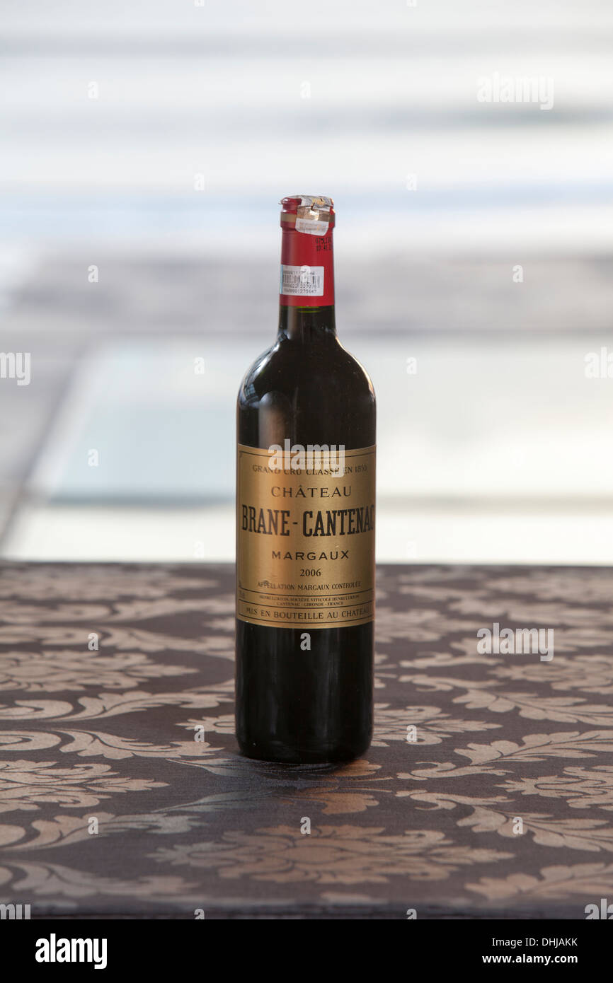 Chateau margaux bottle hi-res stock photography and images - Alamy