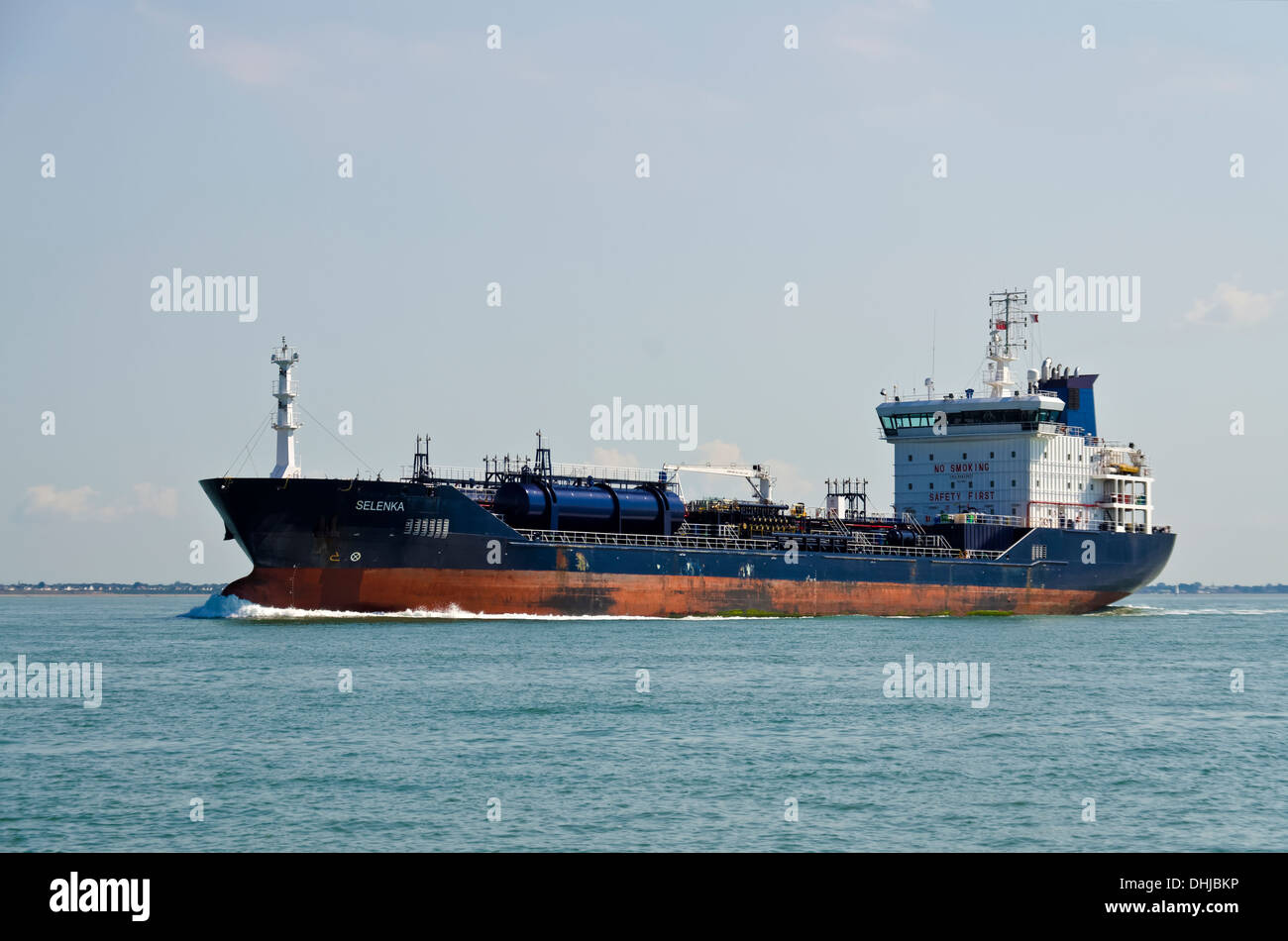 Gas carrying tanker Selenka sailing up the Solent towards Southampton ...