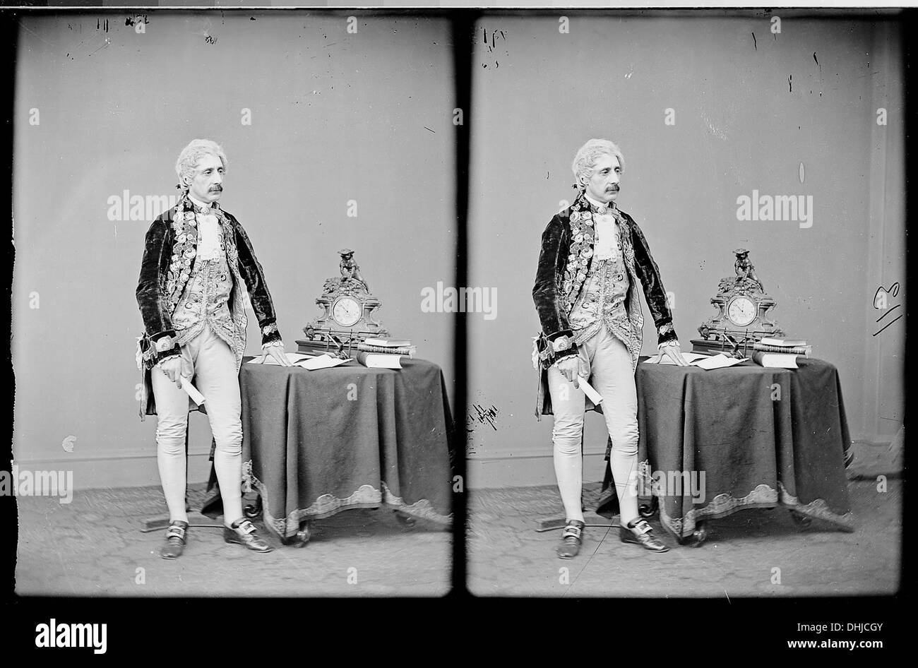 Image of actors on stage Black and White Stock Photos & Images - Alamy