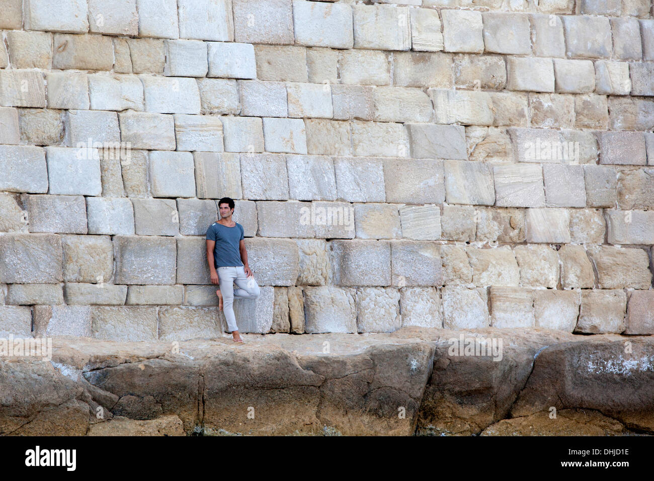 Leaning against a rock hi-res stock photography and images - Alamy