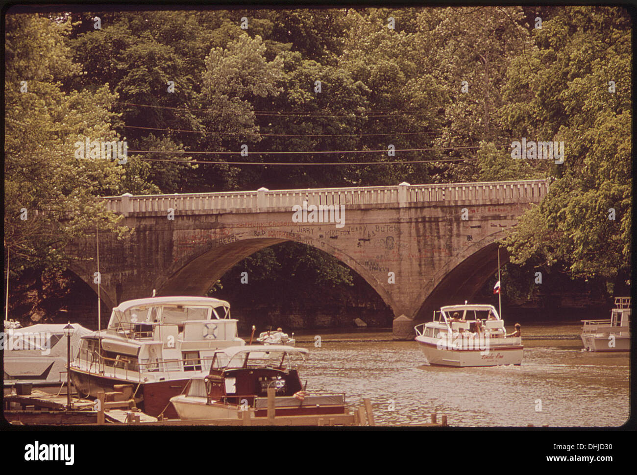 Boating on the Ohio River showcases recreational activities and water ...