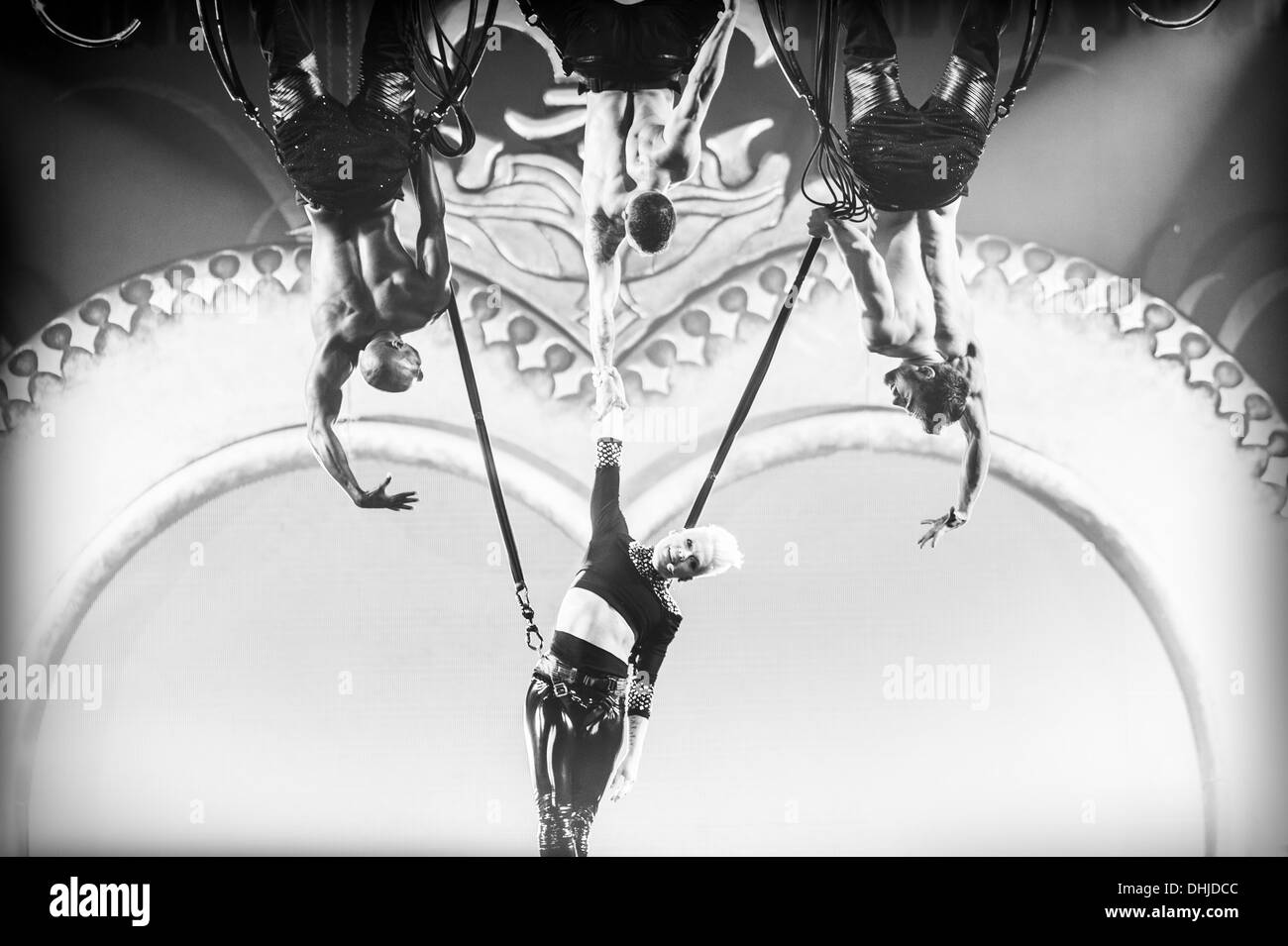 Pink singer hi-res stock photography and images - Alamy