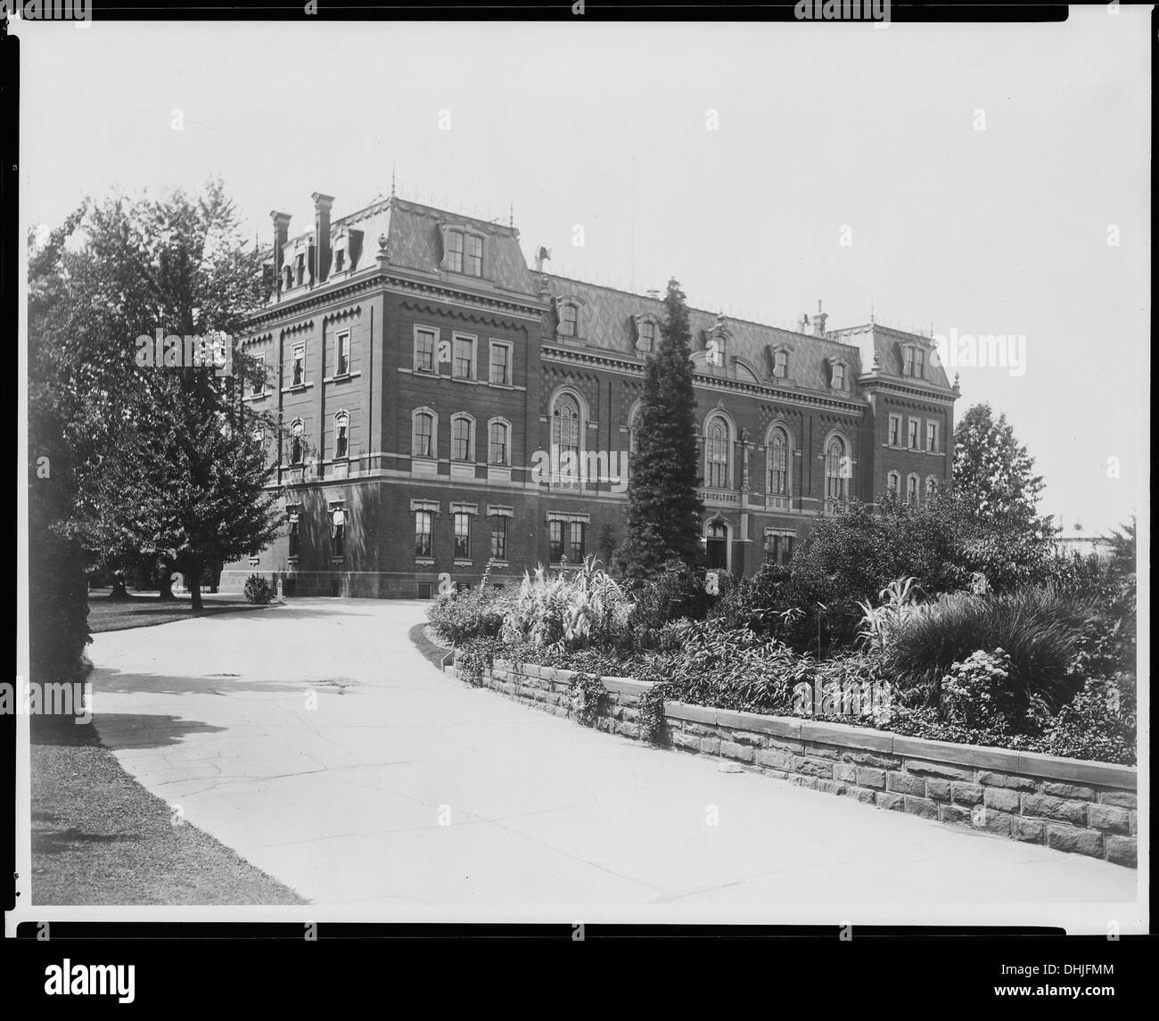 Department of agriculture building Black and White Stock Photos ...
