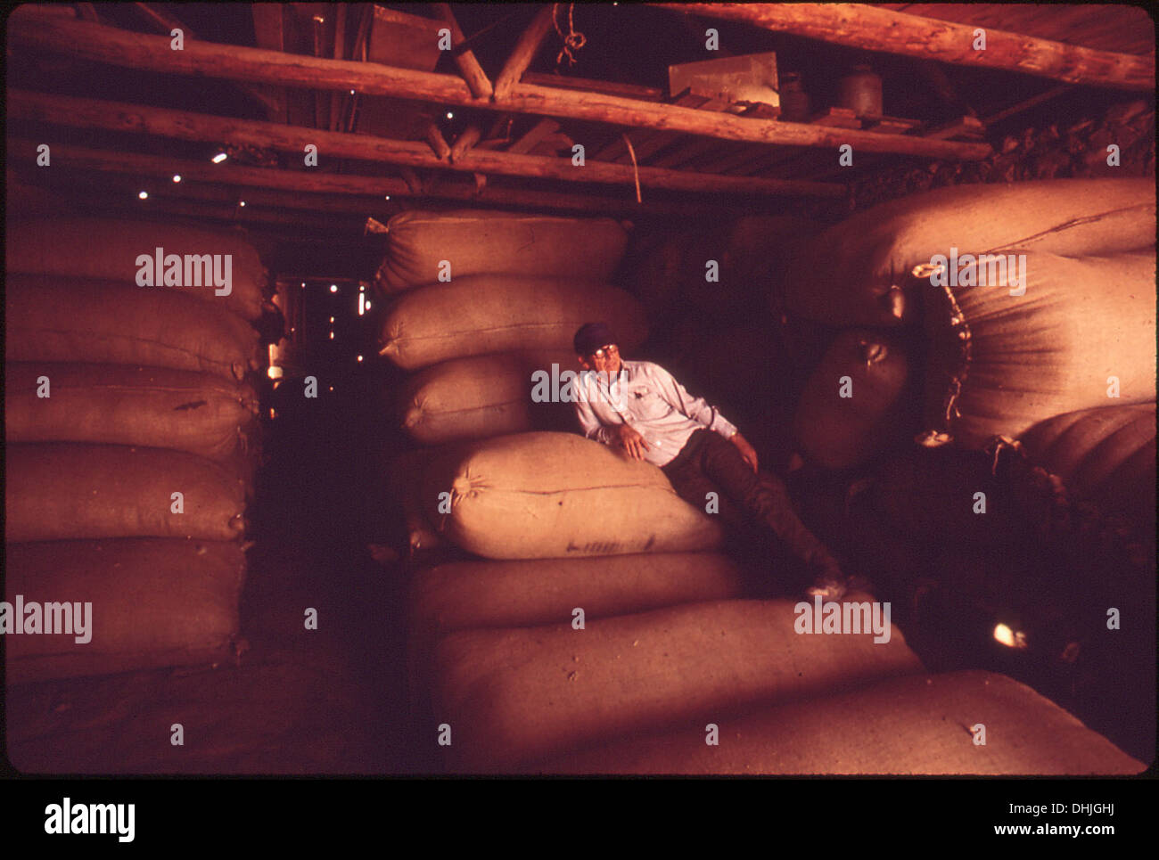 Agricultural workers resting hi-res stock photography and images - Alamy