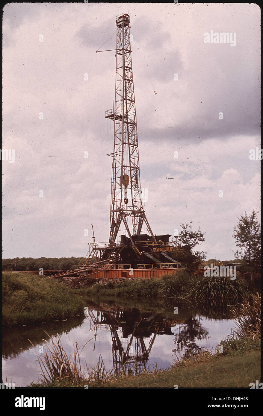 Texaco drilling rig hi-res stock photography and images - Alamy