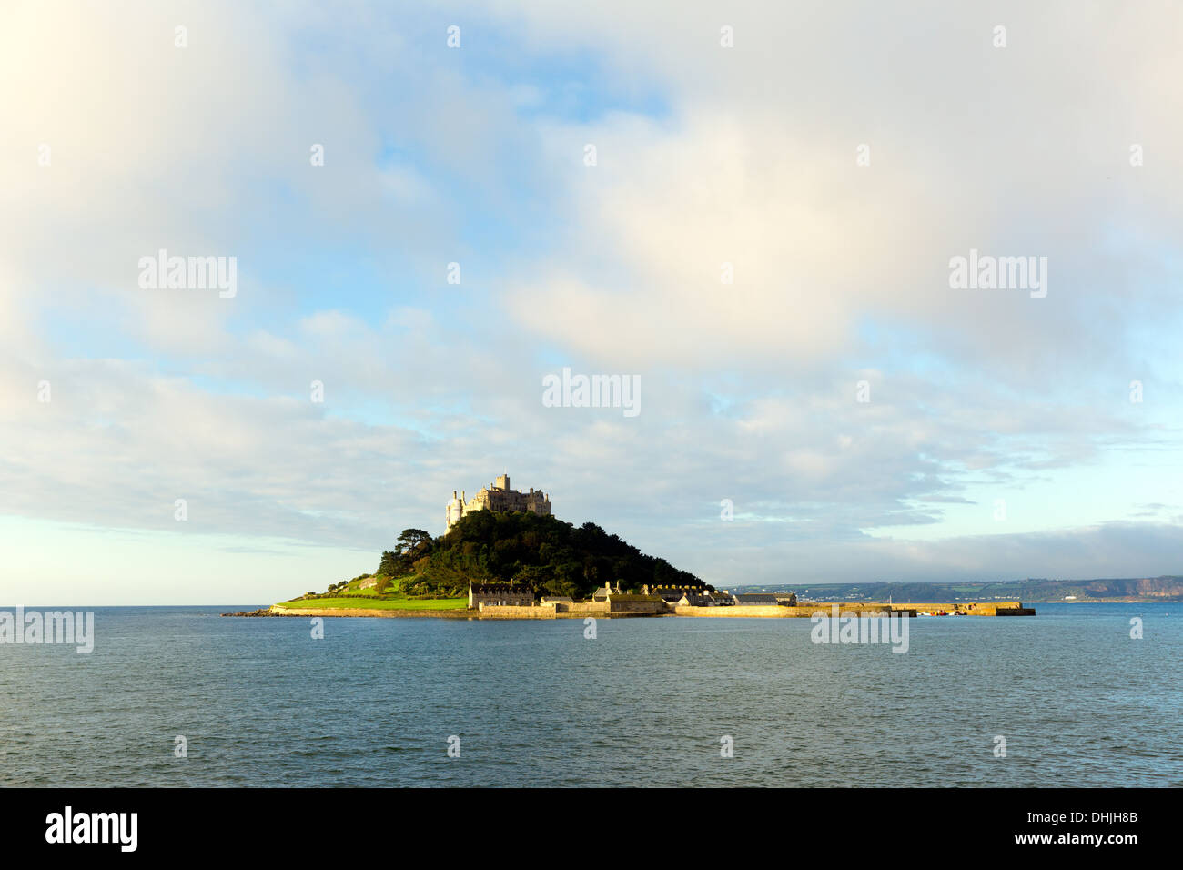 Medieval castle on island st hi-res stock photography and images - Alamy