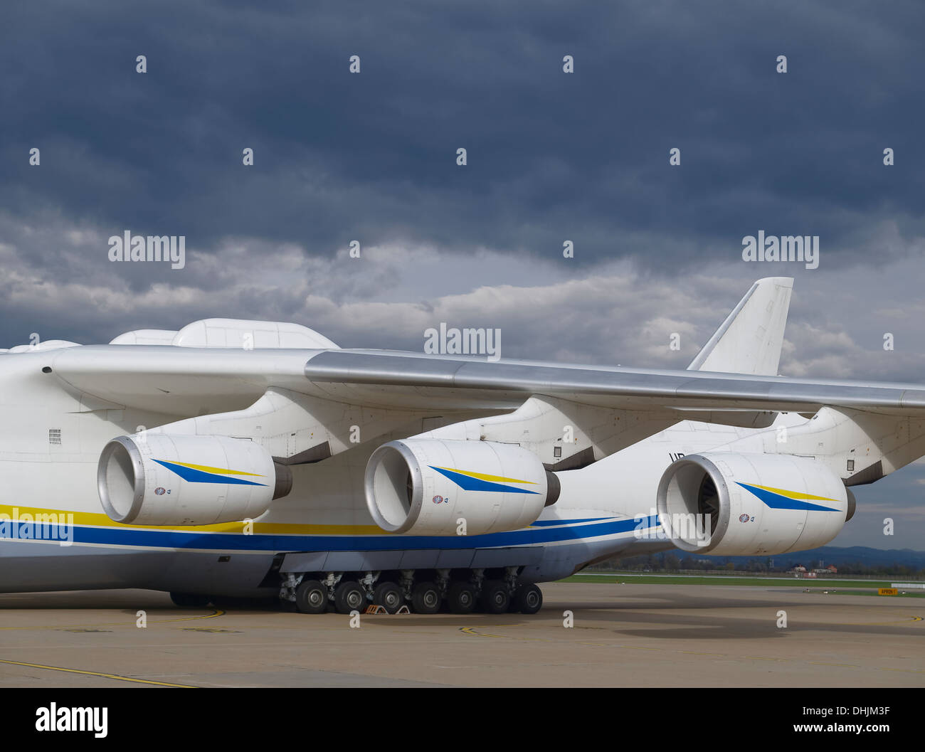 Ivchenko Progress D-18T turbofan engines on Antonov An-225 Mriya ...
