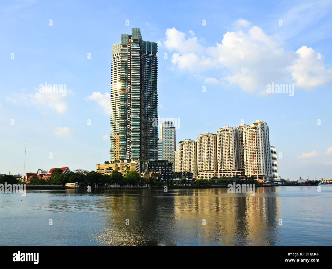 River cityscape bangkok hi-res stock photography and images - Alamy