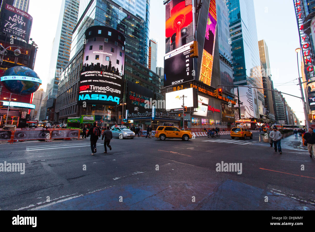 Times square sign new york city hi-res stock photography and images - Alamy
