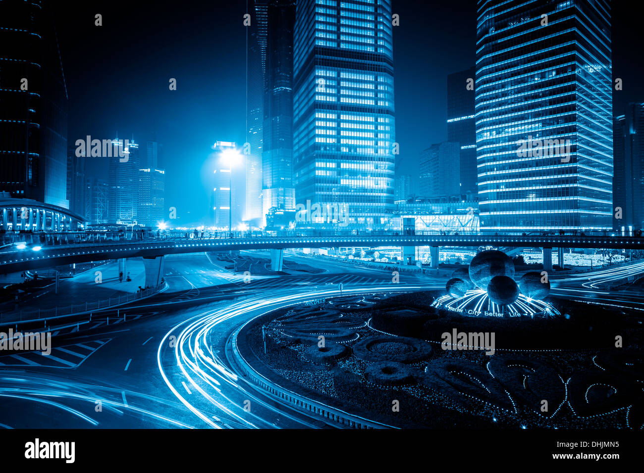 Light trails hi-res stock photography and images - Alamy