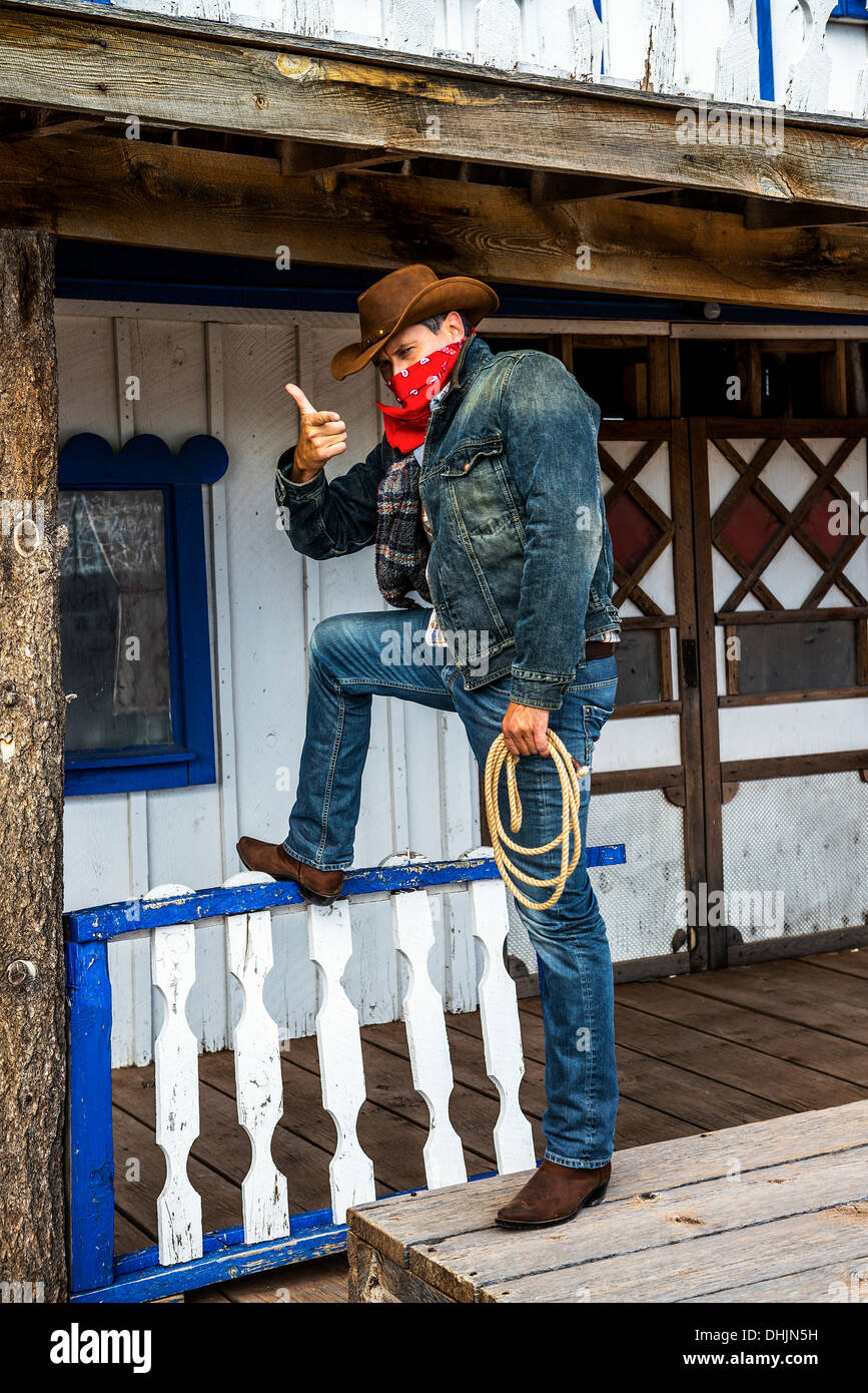 SOUTH WEST - A cowboy takes time to rest and reflect Stock Photo - Alamy