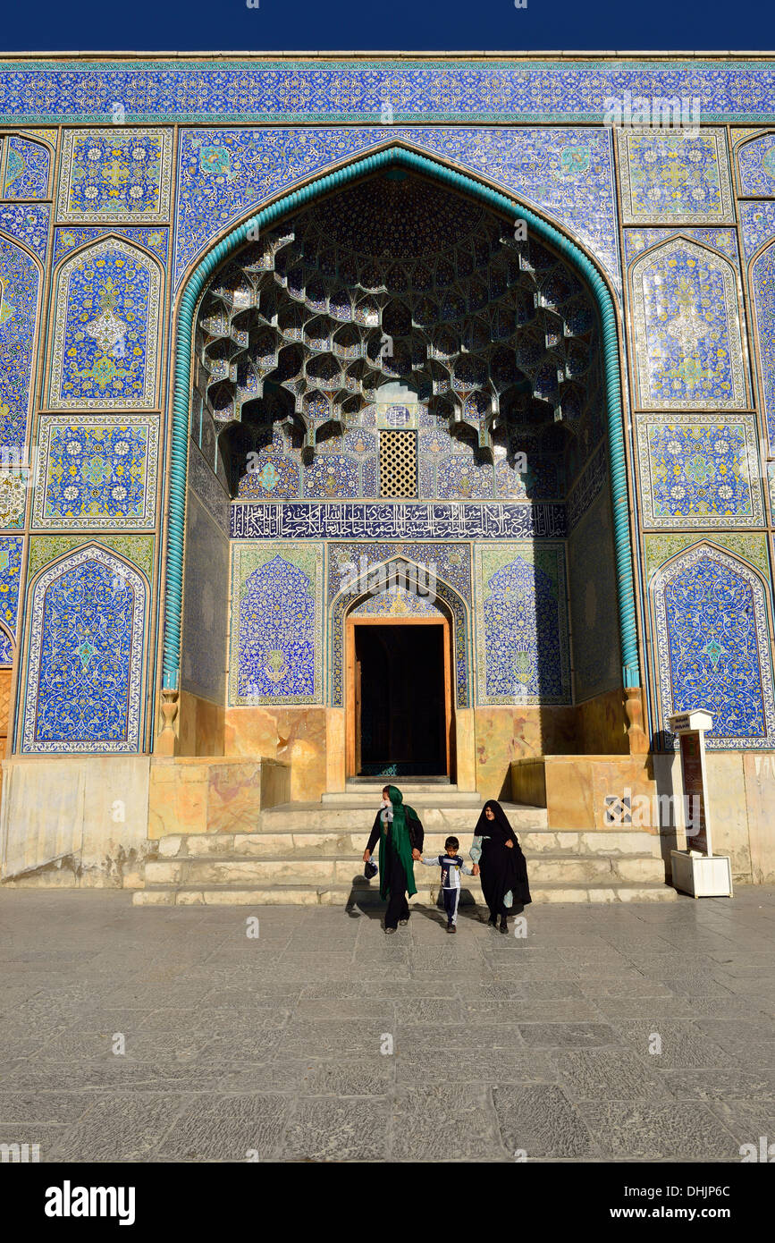 Iran, Isfahan, Meidan-e Emam, Entrance of Sheikh Lotfallah mosque ...