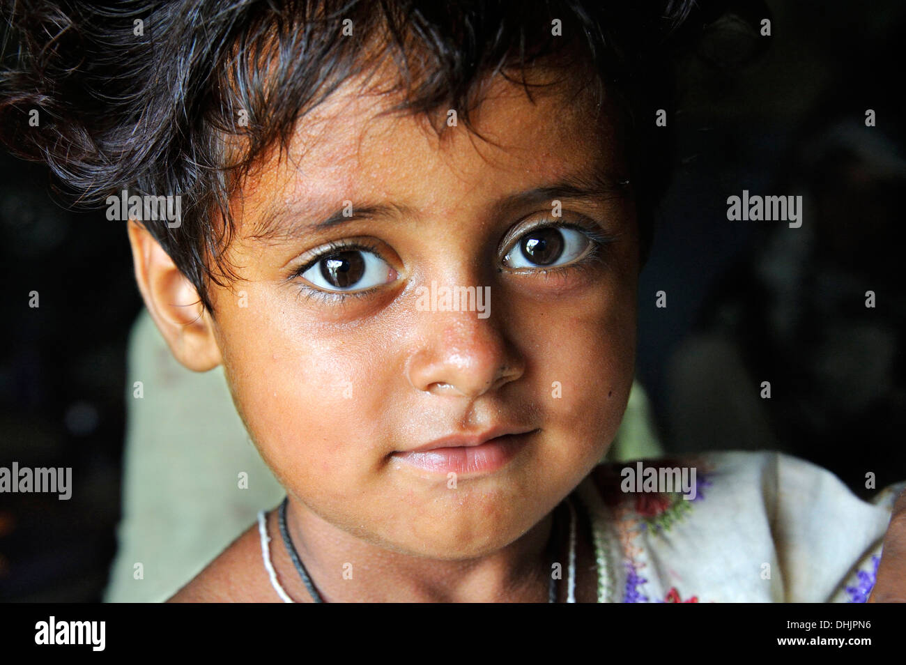 Pakistan, Punjab, Basti Lehar Walla, portrait of little girl Stock ...