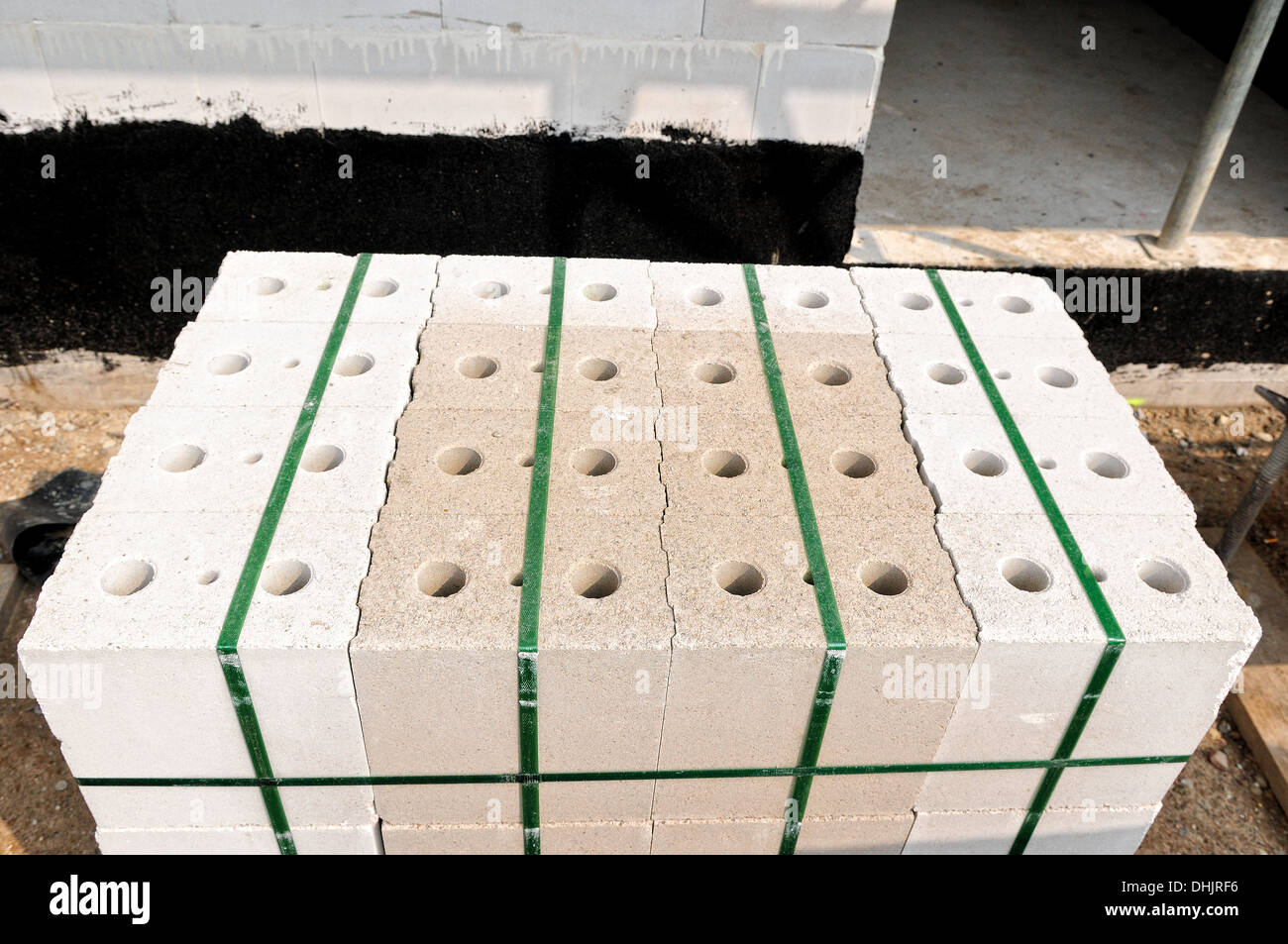 Lime sand brick wall hi-res stock photography and images - Alamy