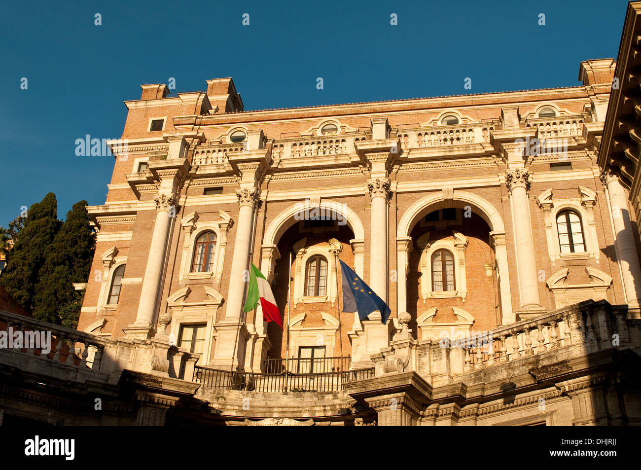 Italian government building hi-res stock photography and images - Alamy