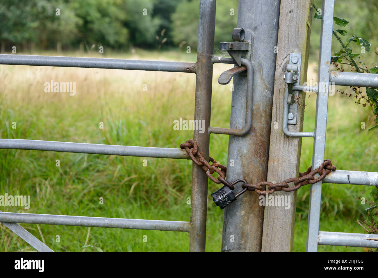 Padlocked gates hi-res stock photography and images - Alamy