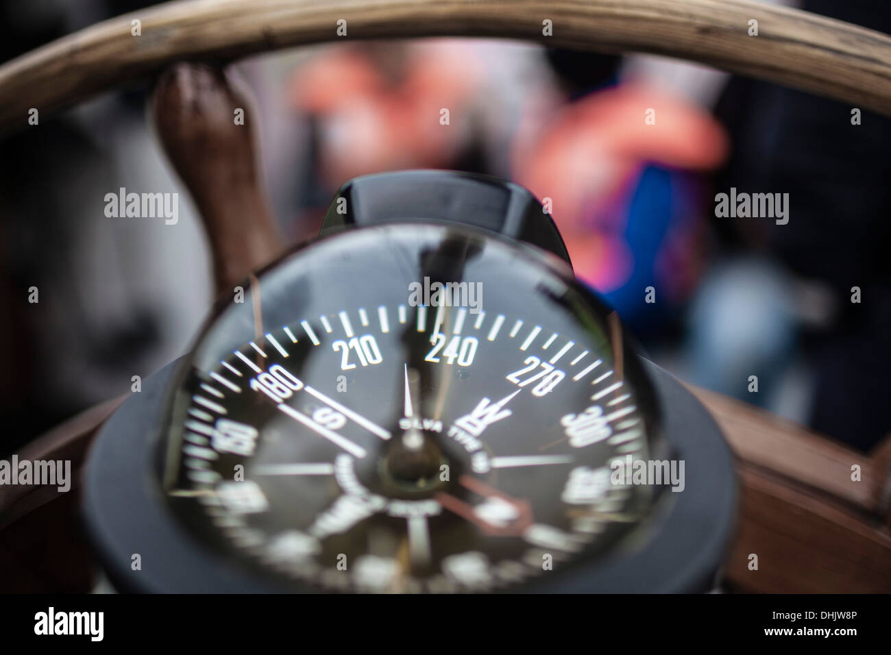 Ship compass hi-res stock photography and images - Alamy