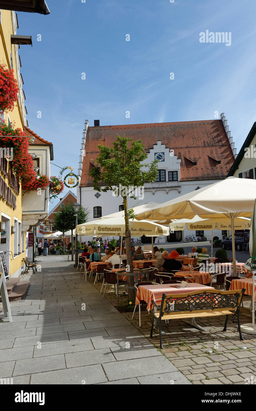 Germany, Bavaria, Beilngries, Main street with granary and street cafe ...