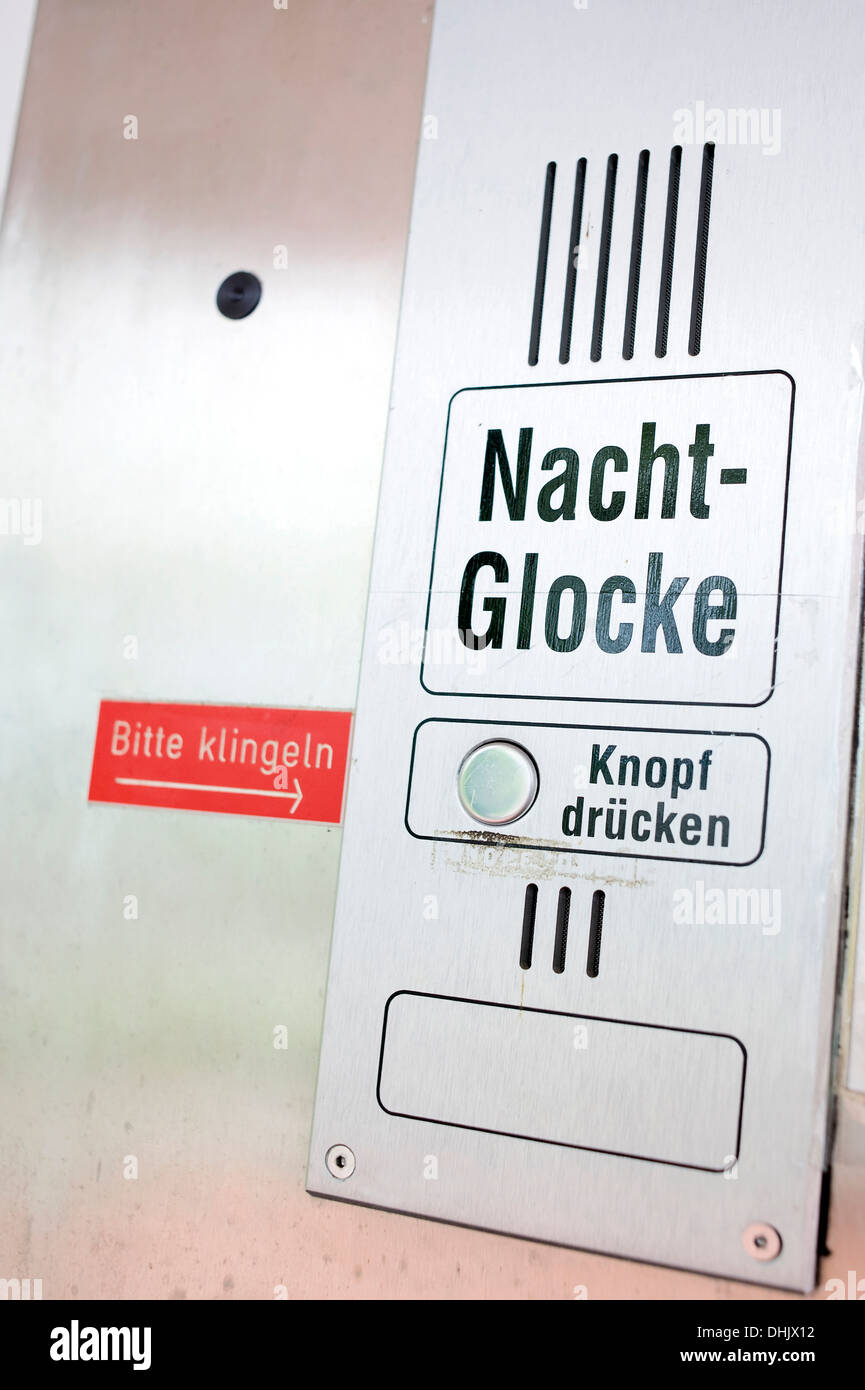 Call bell hospital hi-res stock photography and images - Alamy