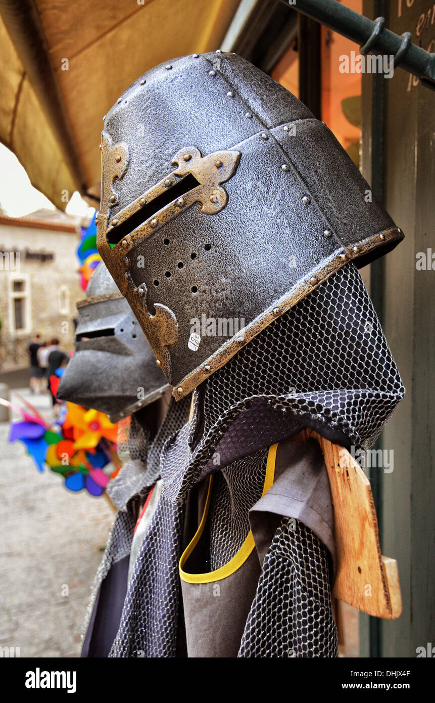 Suits of armor hi-res stock photography and images - Alamy