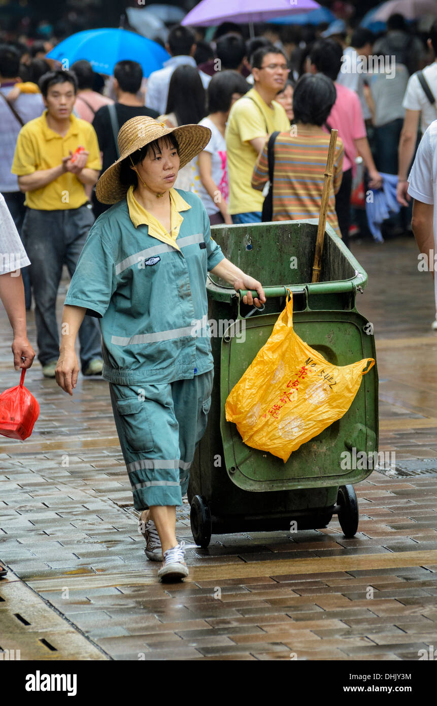 Street sweeper asia hi-res stock photography and images - Alamy