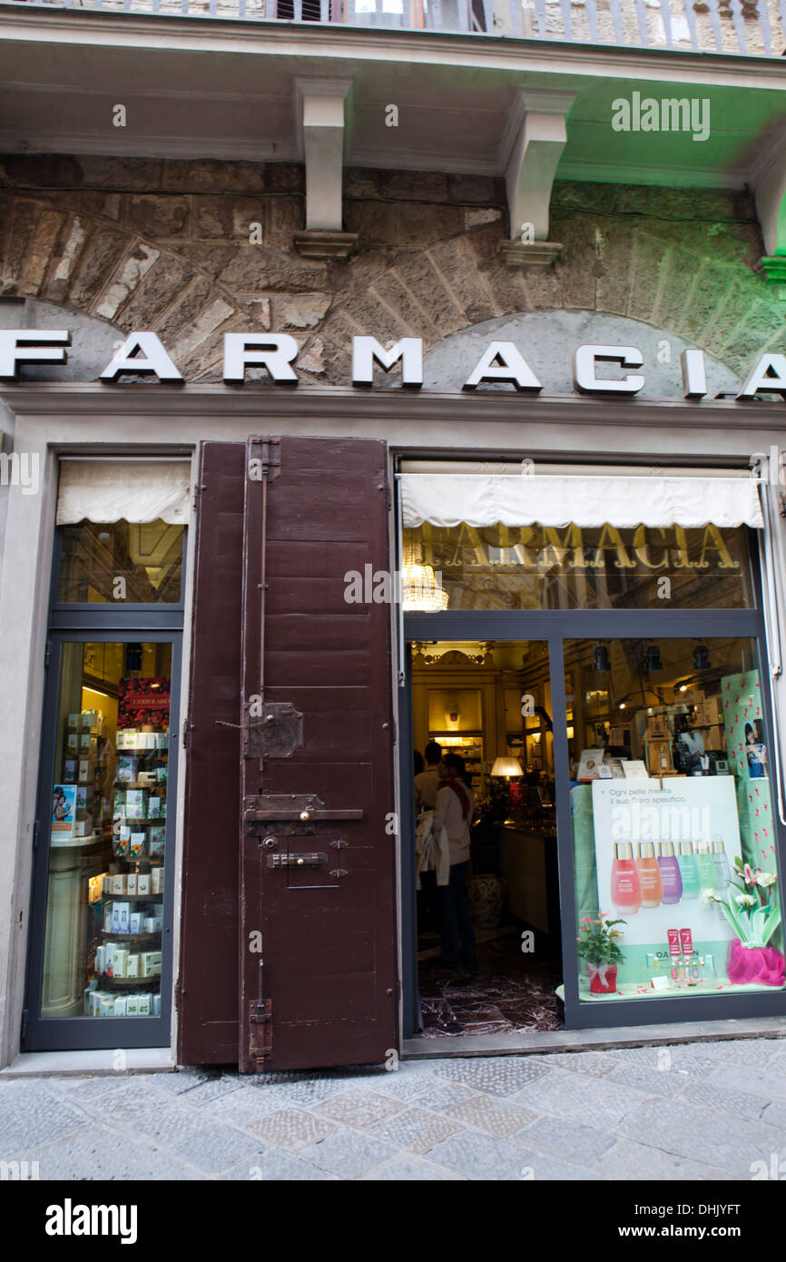 Very strong door hi-res stock photography and images - Alamy