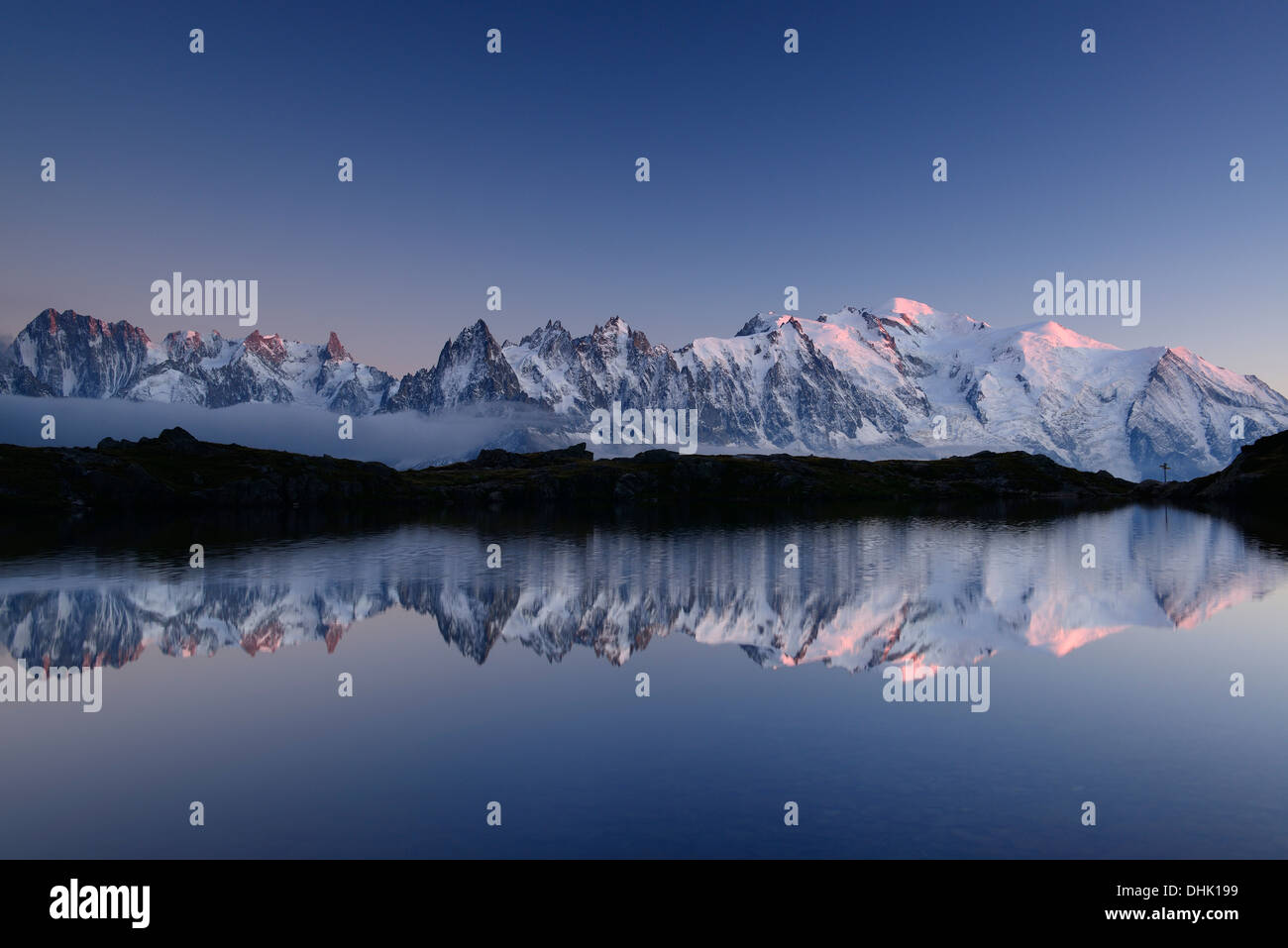 Mont blanc mountain range hi-res stock photography and images - Alamy