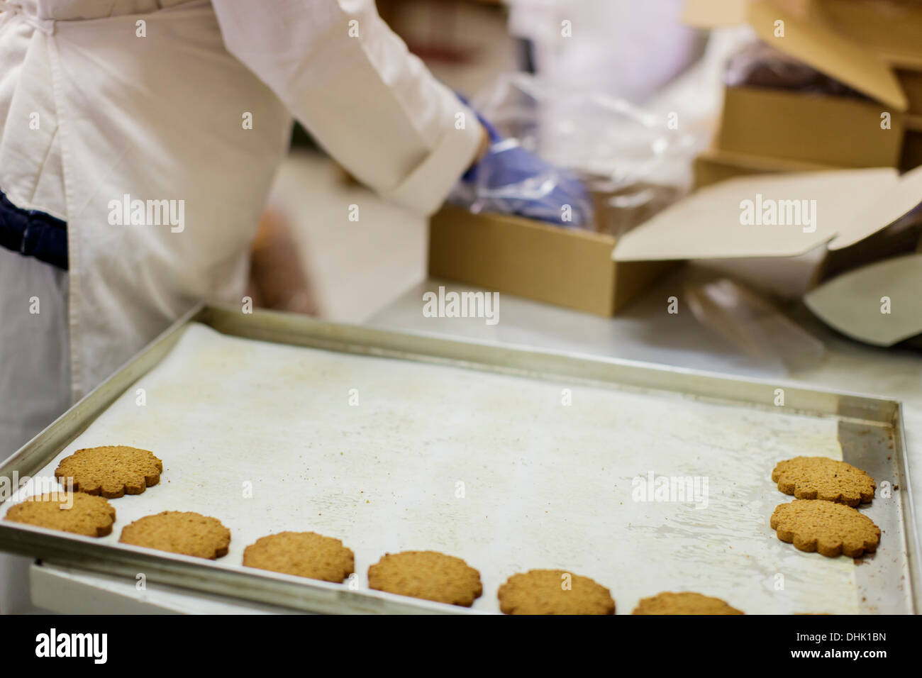 Cake factory production hi-res stock photography and images - Alamy