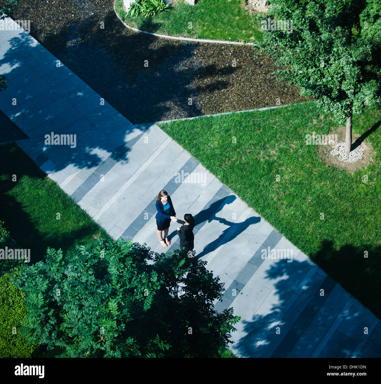 Handshake business aerial hi-res stock photography and images - Alamy