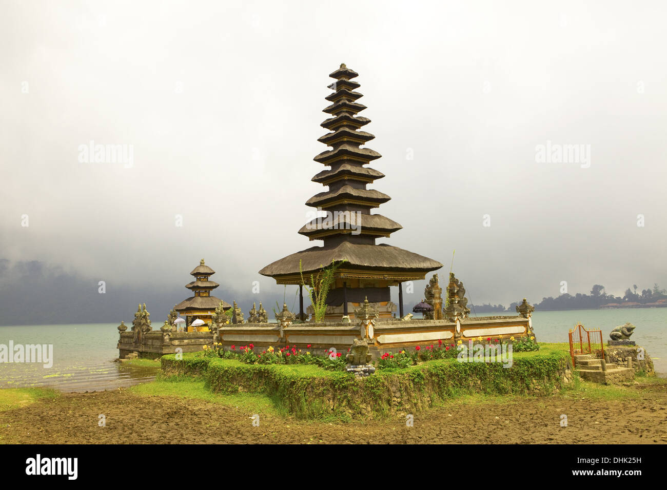 Lake beratan bali hi-res stock photography and images - Alamy