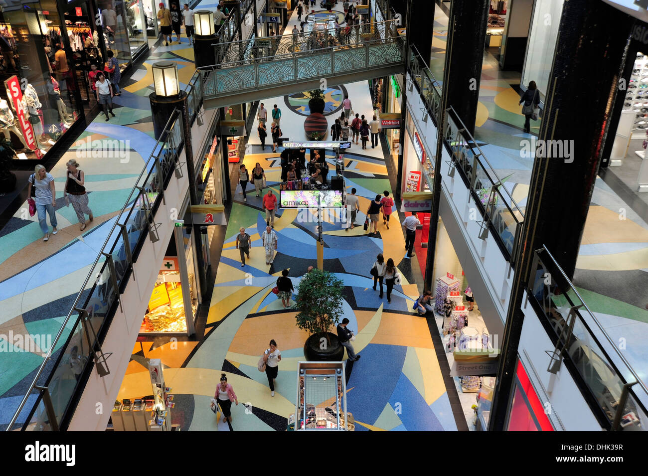 Germany, Berlin, People at shopping mall Alexa Stock Photo - Alamy