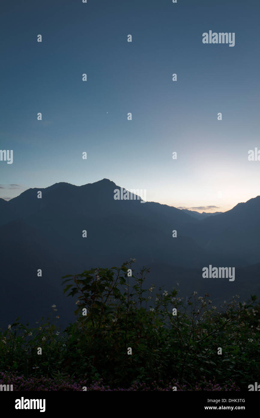 Sapa sunset vietnam hi-res stock photography and images - Alamy