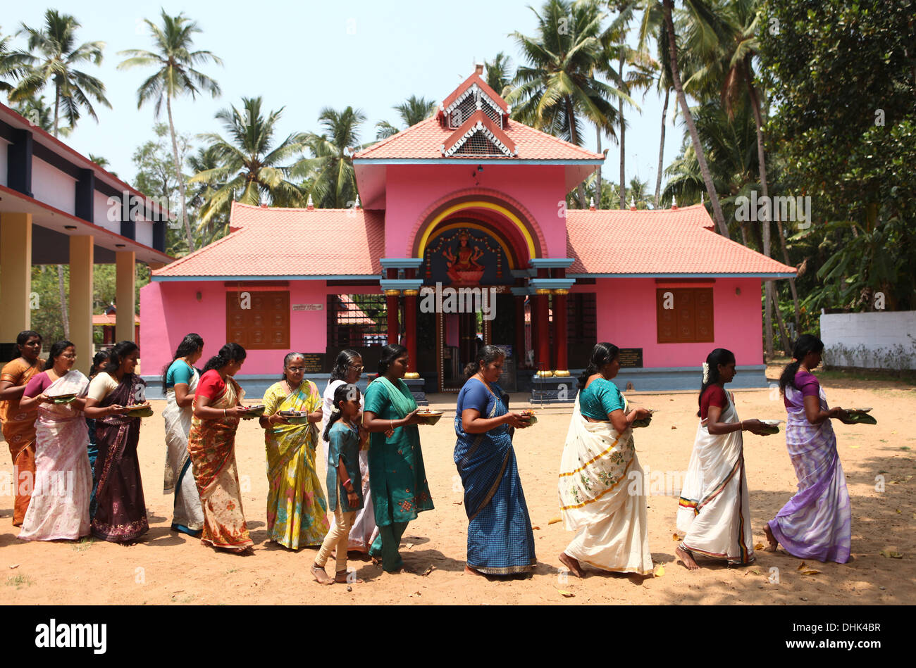 Hindu priest offerings hi-res stock photography and images - Alamy