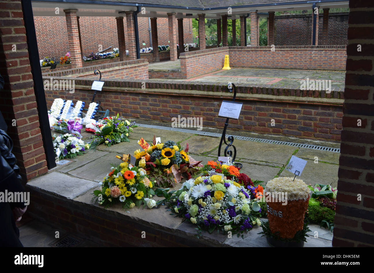 Crematorium sign hi-res stock photography and images - Alamy