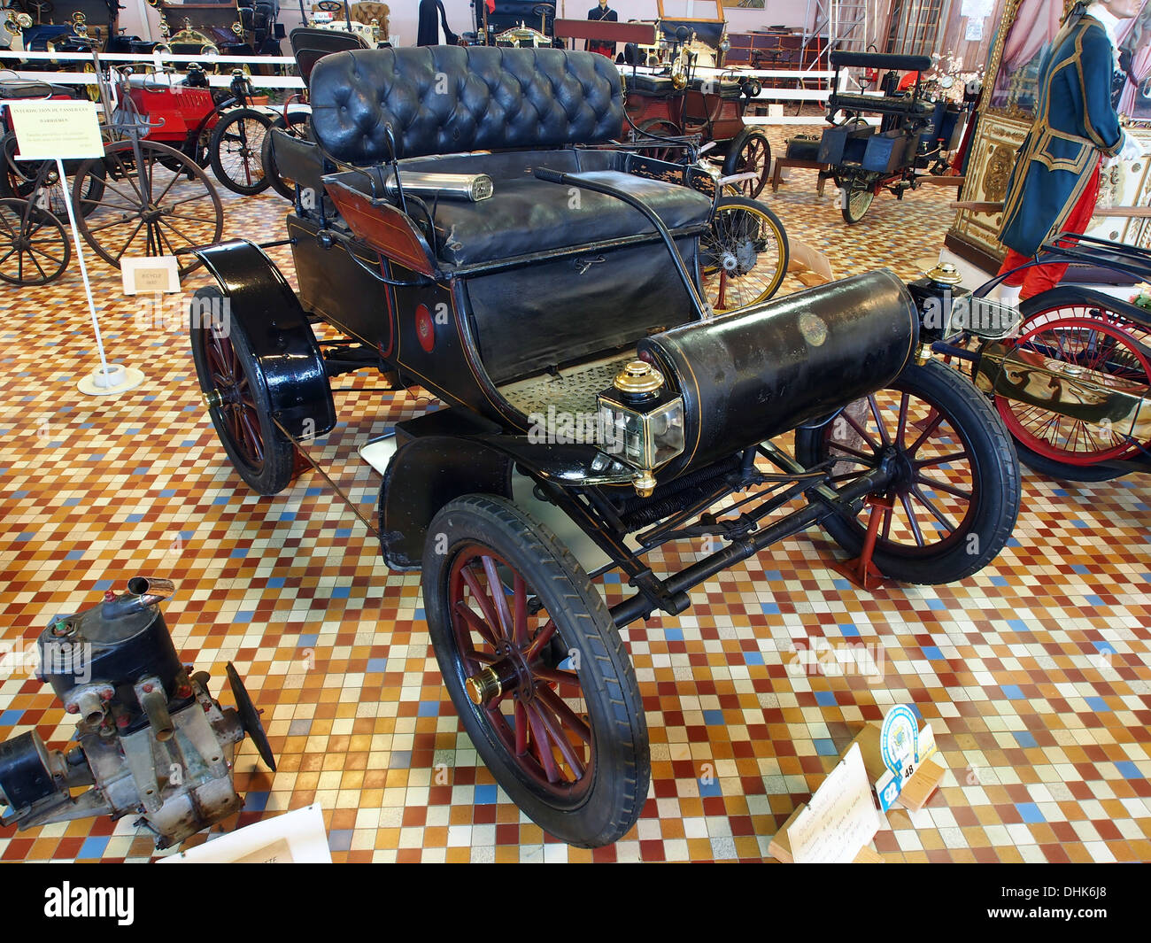 The 1900 Oldsmobile 8hp 'queue de vache' is a vintage automobile model ...