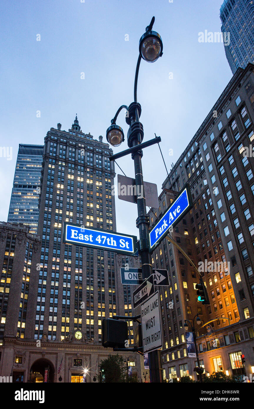 Metlife sign hi-res stock photography and images - Alamy